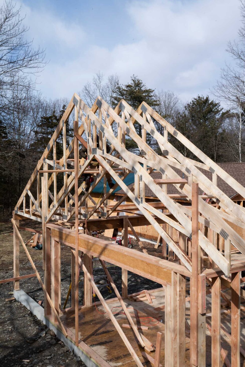 Setting Trusses – The Art of Building