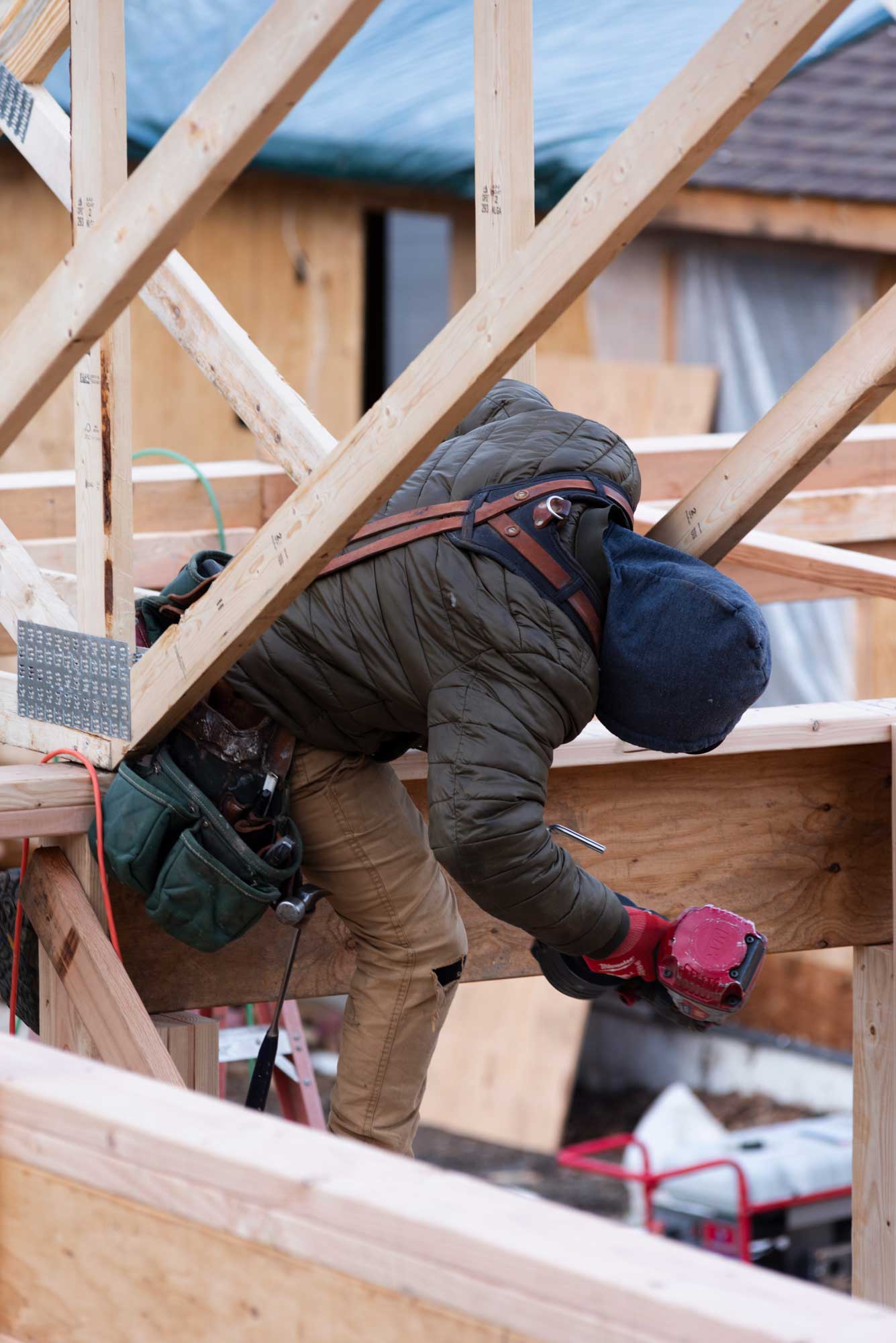 Setting Trusses – The Art of Building